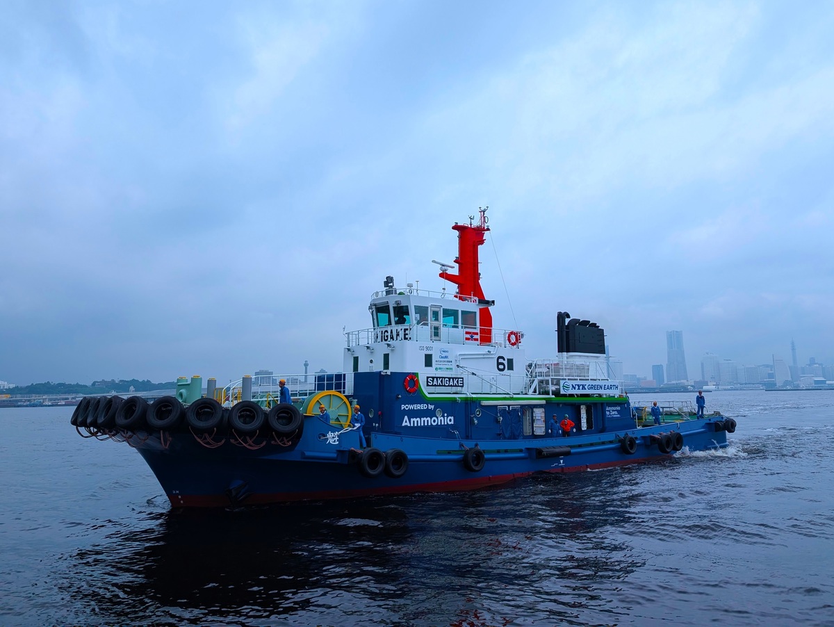 Ammonia-powered tugboat bunkered for the first time in Japan
