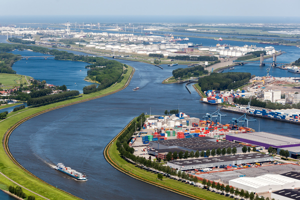 Rotterdam to build large-scale shore power project