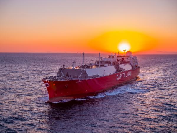 CCEC-CMA CGM joint venture orders LNG bunker vessel